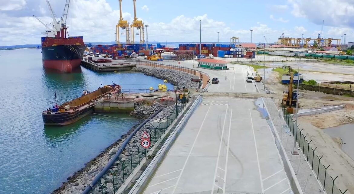 CFM Logistics inicia operações nos petróleos - Jornal Notícias